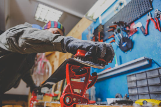 HowTo: Repair ski base, grind ski edges, wax skis - Step by step tutorial