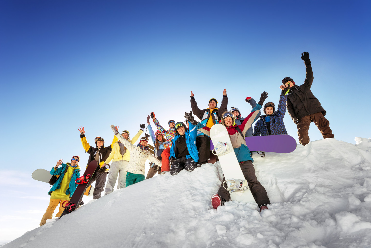 Skiing together - Skiing in a group - Tips for a safe group ski trip